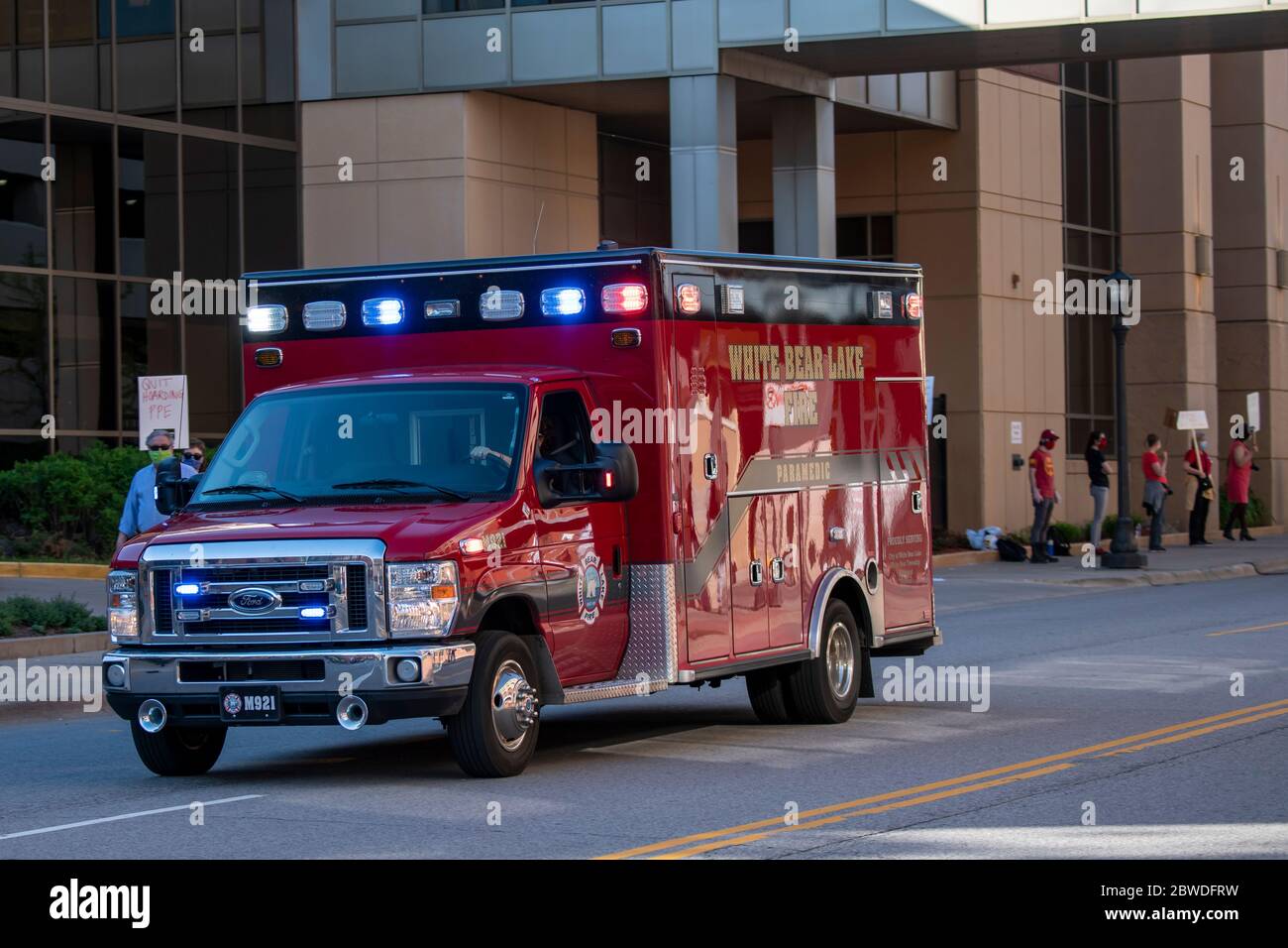 North america ambulance hi-res stock photography and images - Alamy