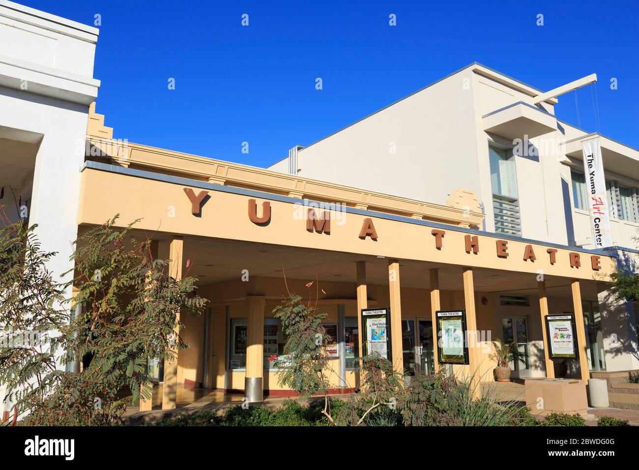 Theatre at the center hi-res stock photography and images - Alamy