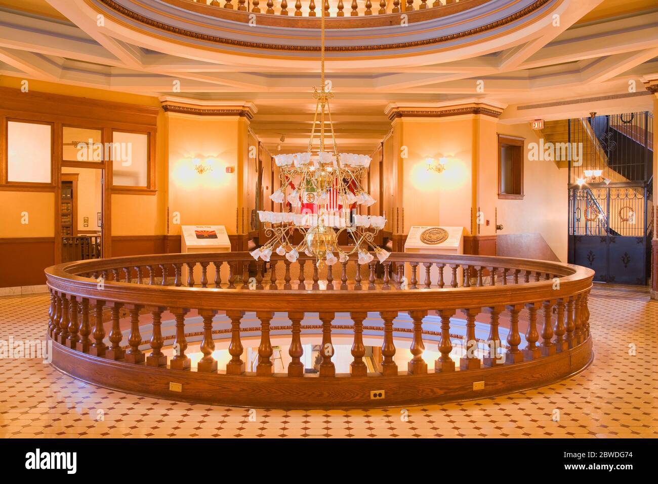 Arizona capitol building rotunda hi-res stock photography and images ...
