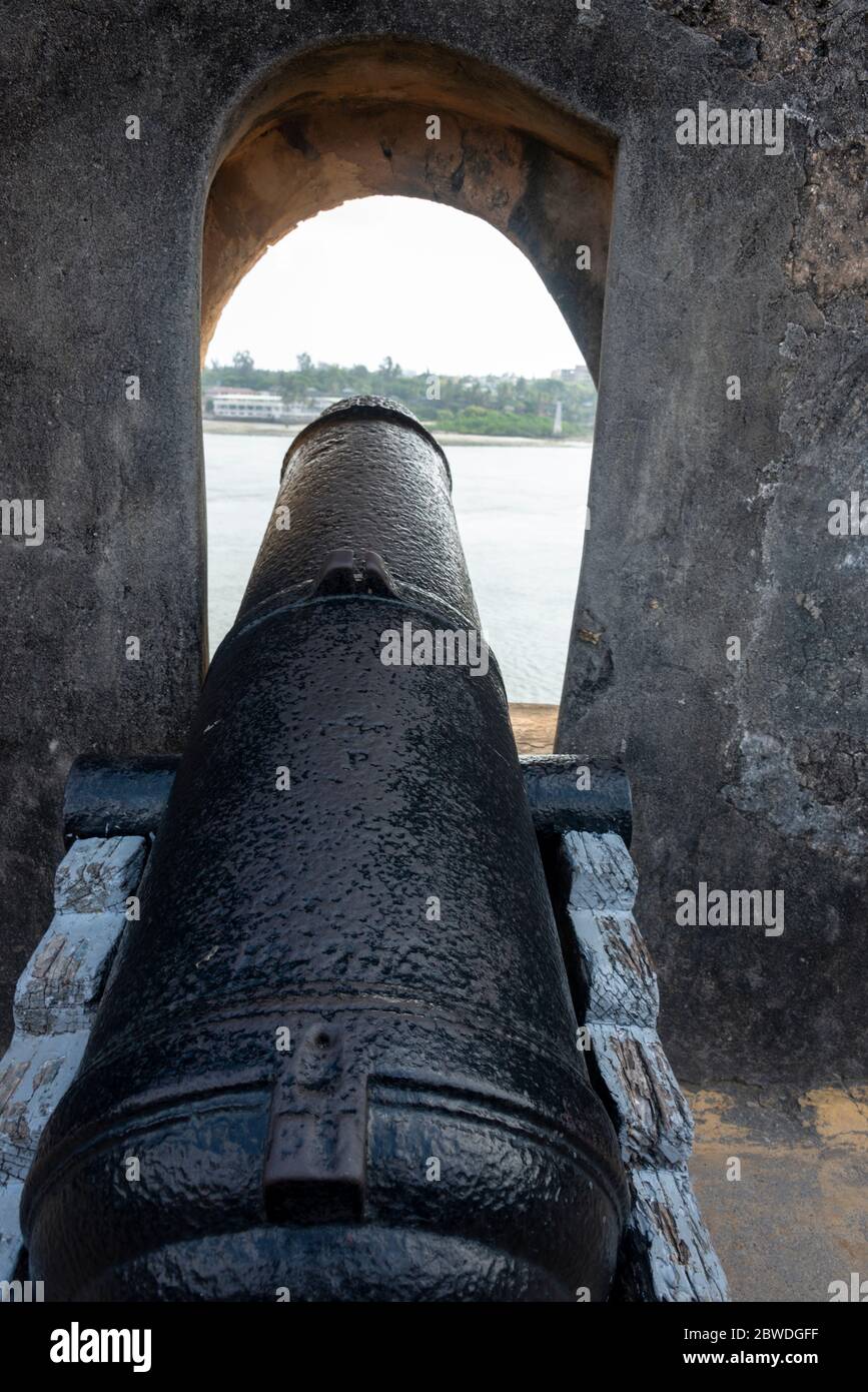 Fortification and canons inside Fort Jesus in Mombasa Stock Photo - Alamy