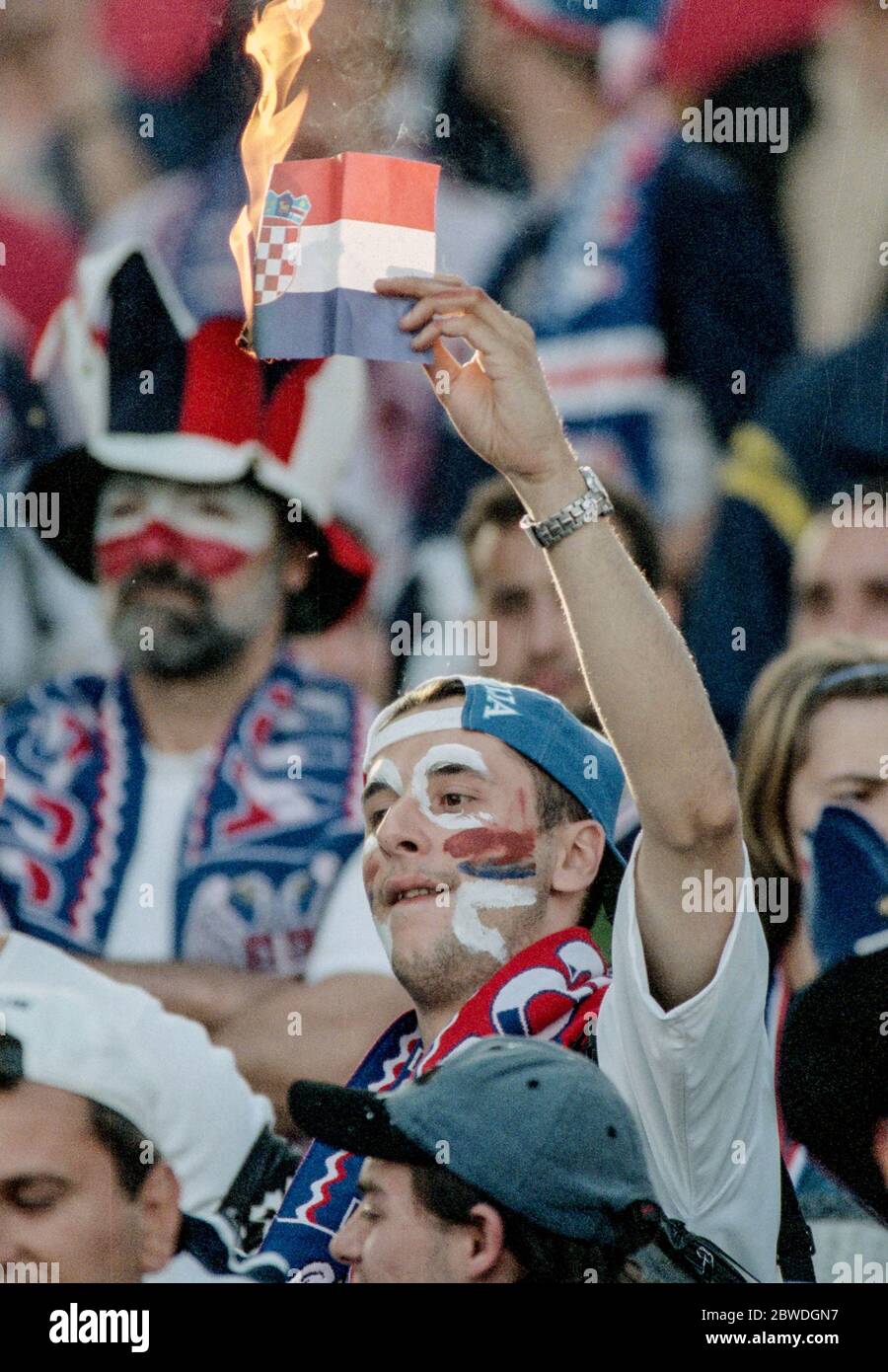 Flag burning hi-res stock photography and images - Alamy