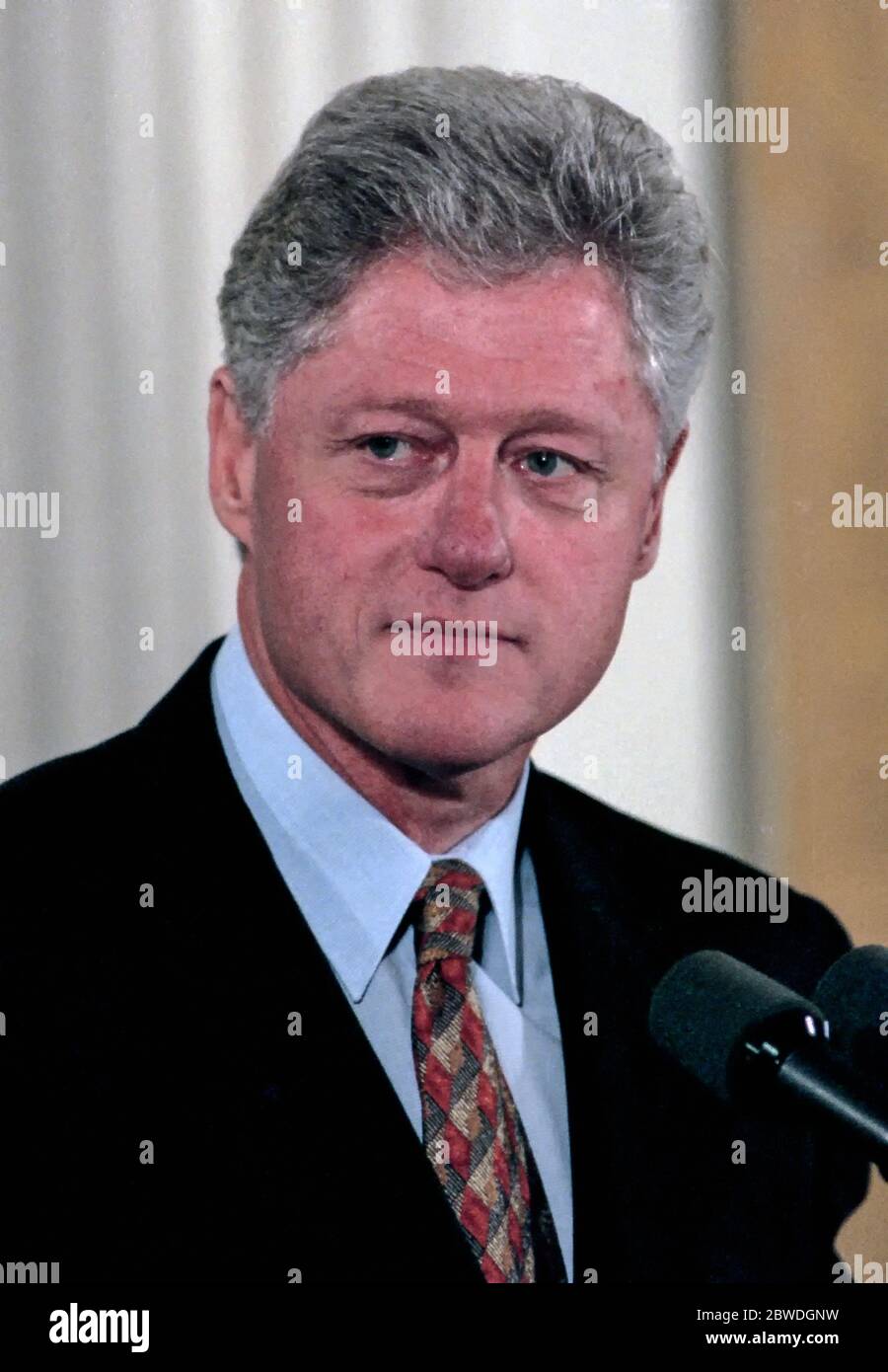 President bill clinton white house hi-res stock photography and images ...