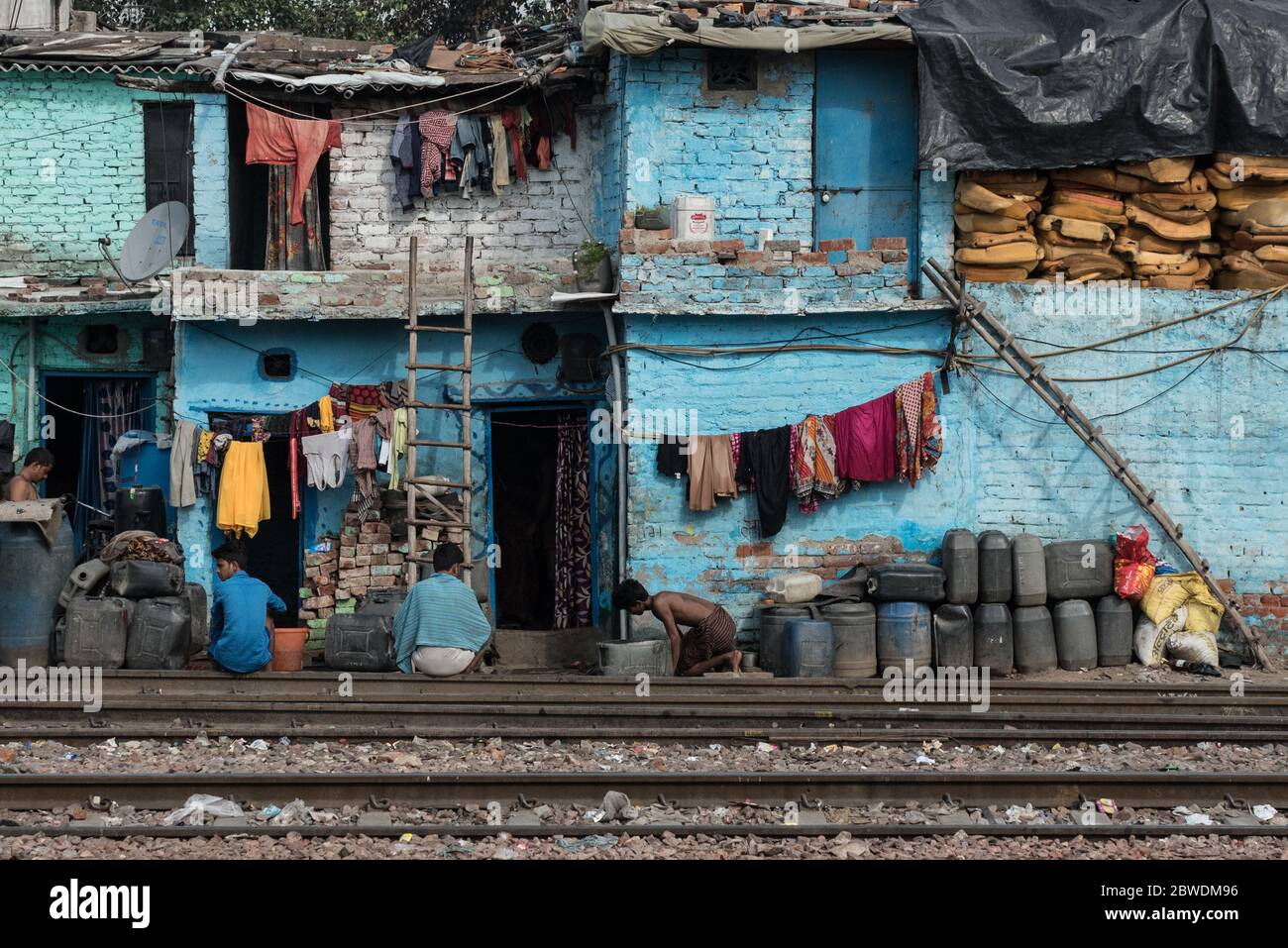 Indian slums hi-res stock photography and images - Alamy