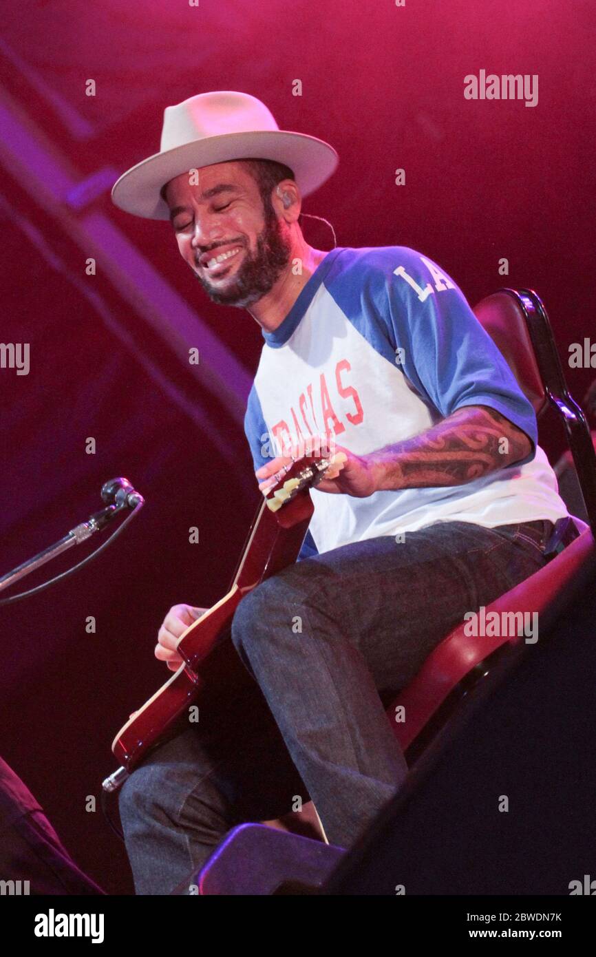 Charlie harper artist hi-res stock photography and images - Alamy