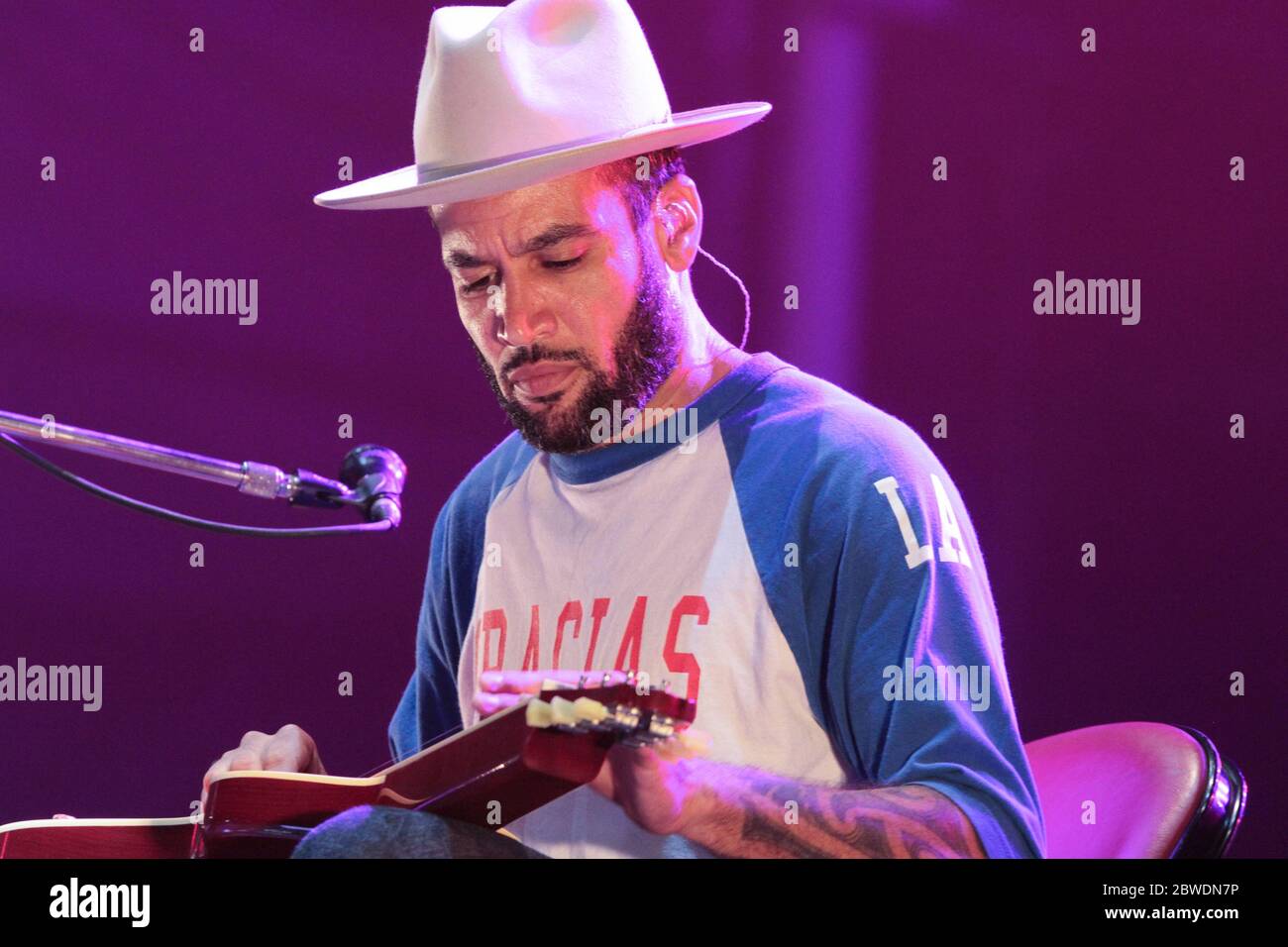 Charlie harper artist hi-res stock photography and images - Alamy