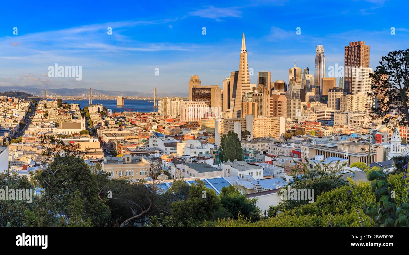 San Francisco city skyline panorama before sunset with downtown skyline ...