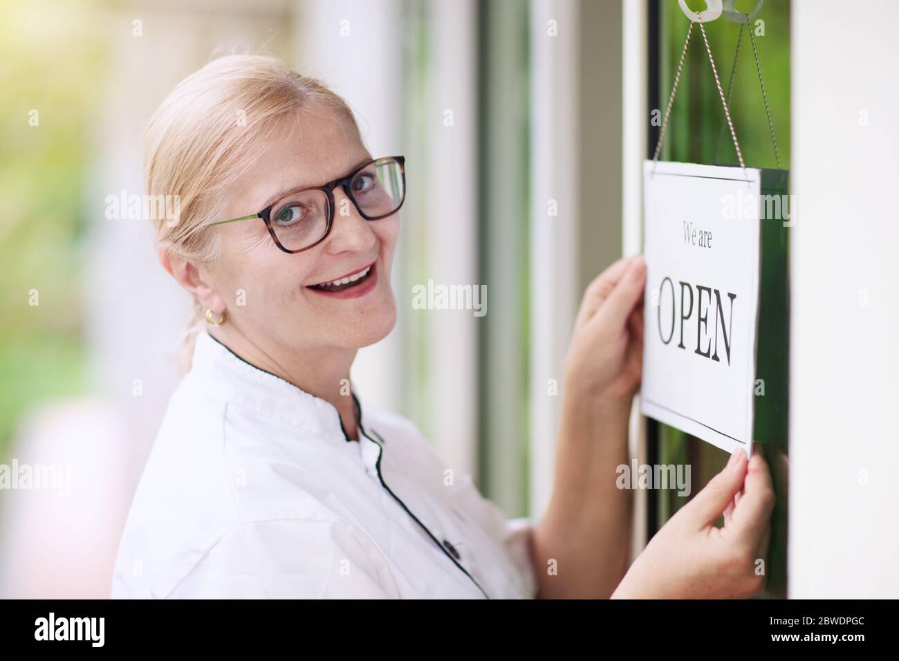 Store entr hi-res stock photography and images - Alamy