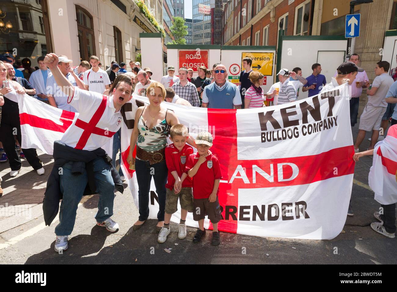 Far right edl protest angry hi-res stock photography and images - Alamy