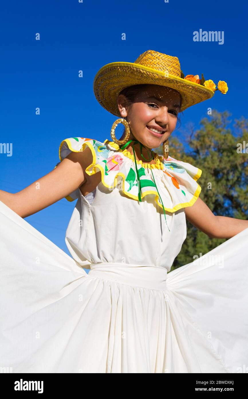 Mexican rodeo girl hi-res stock photography and images - Alamy