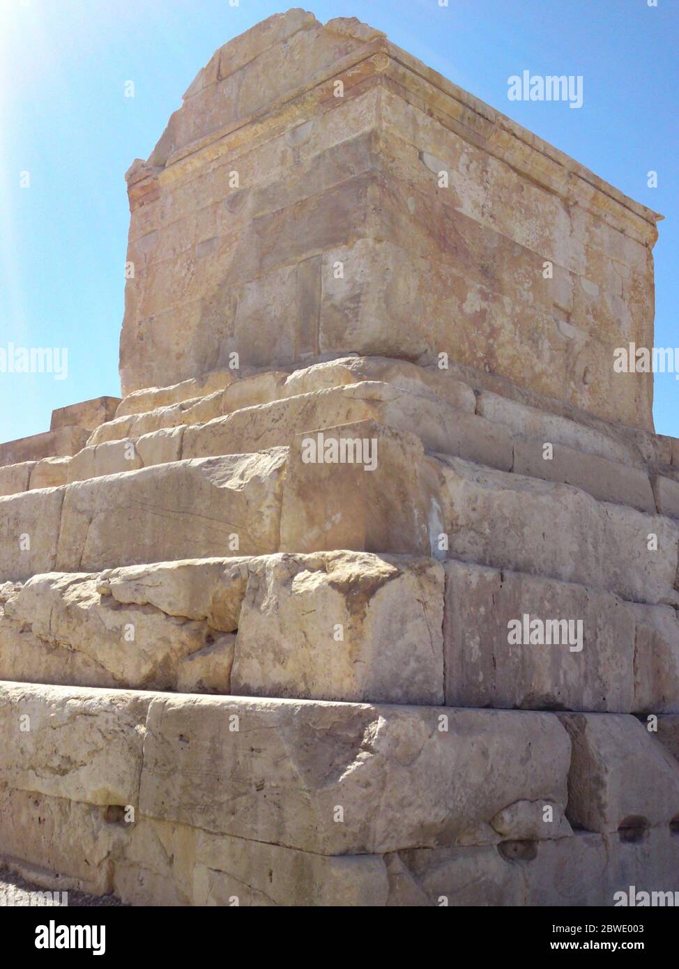 Tomb of darius the great hi-res stock photography and images - Alamy