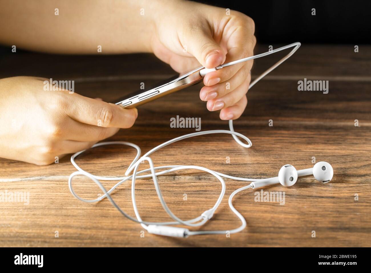 Connecting a device hi-res stock photography and images - Alamy