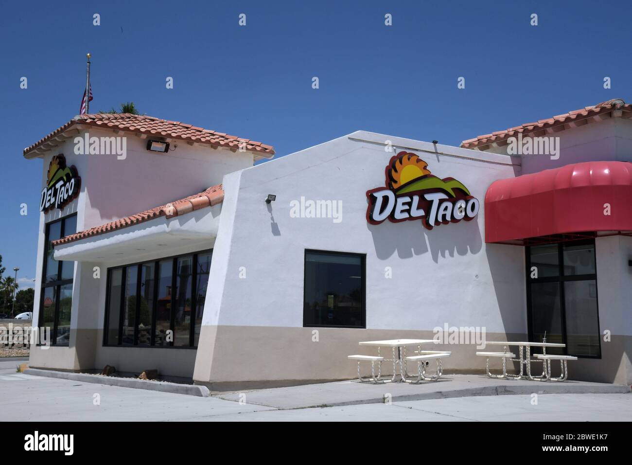 Del Taco restaurant amid the global coronavirus COVID-19 pandemic ...