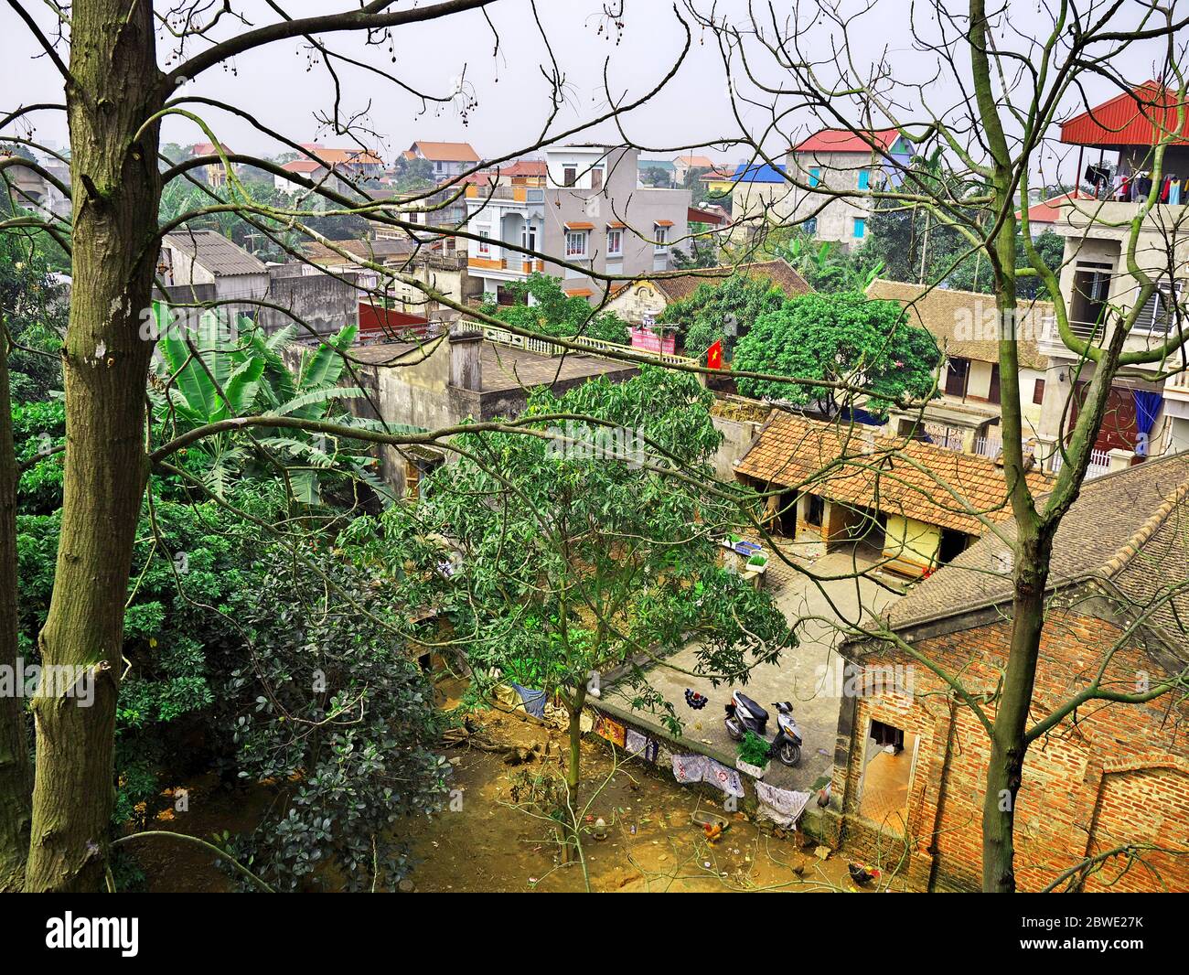 The small house in Hanoi, Vietnam Stock Photo - Alamy