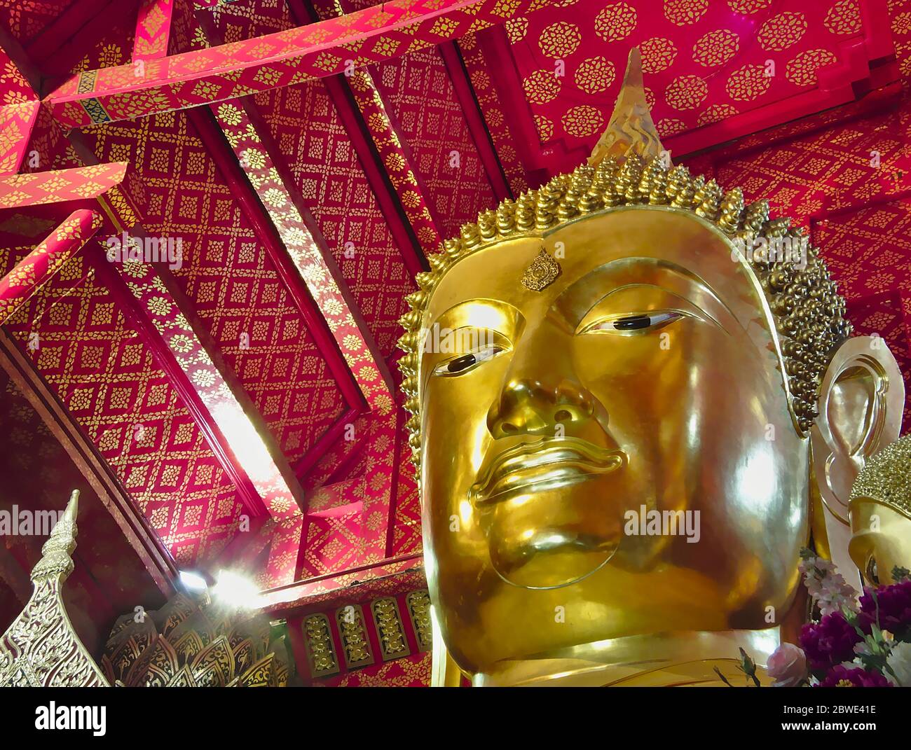 Wat Phanan Choeng Temple This highly respected Buddha statue is called ...