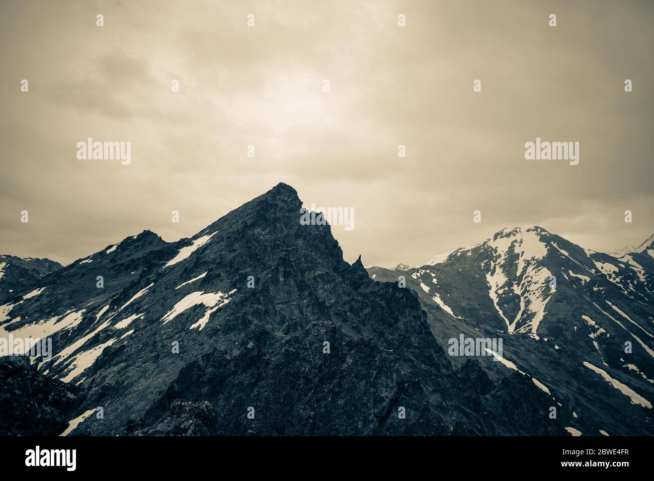 Jagged ridge hi-res stock photography and images - Alamy