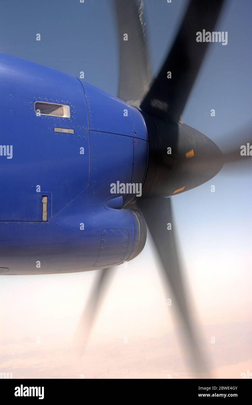 Propeller engine of an aircraft in mid air Stock Photo - Alamy