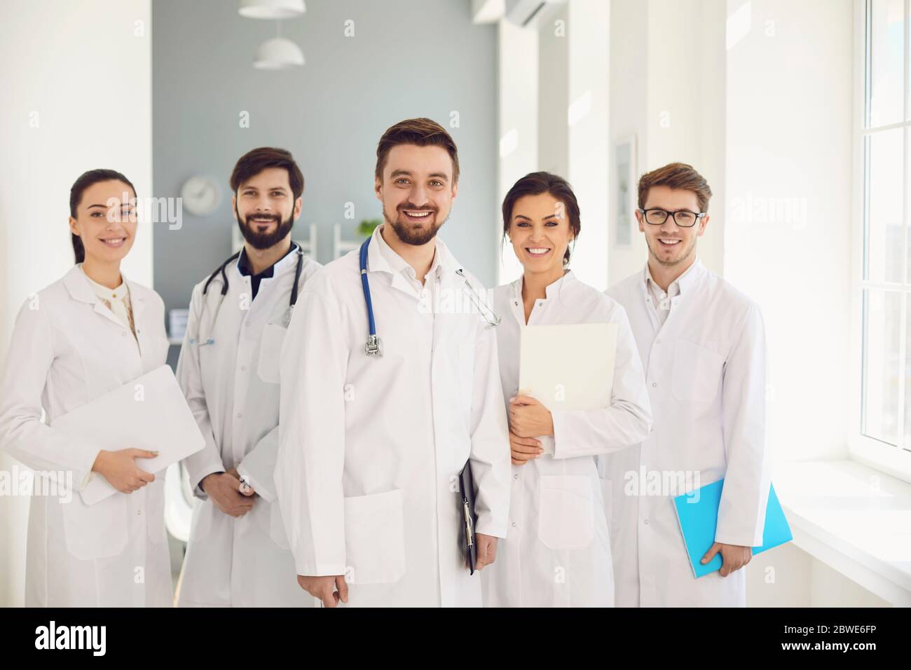 Doctor team hi-res stock photography and images - Alamy
