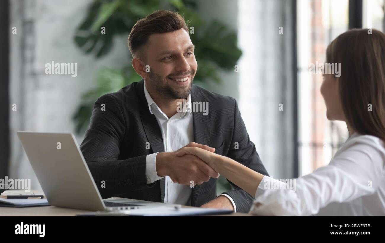 Customer hand hi-res stock photography and images - Alamy