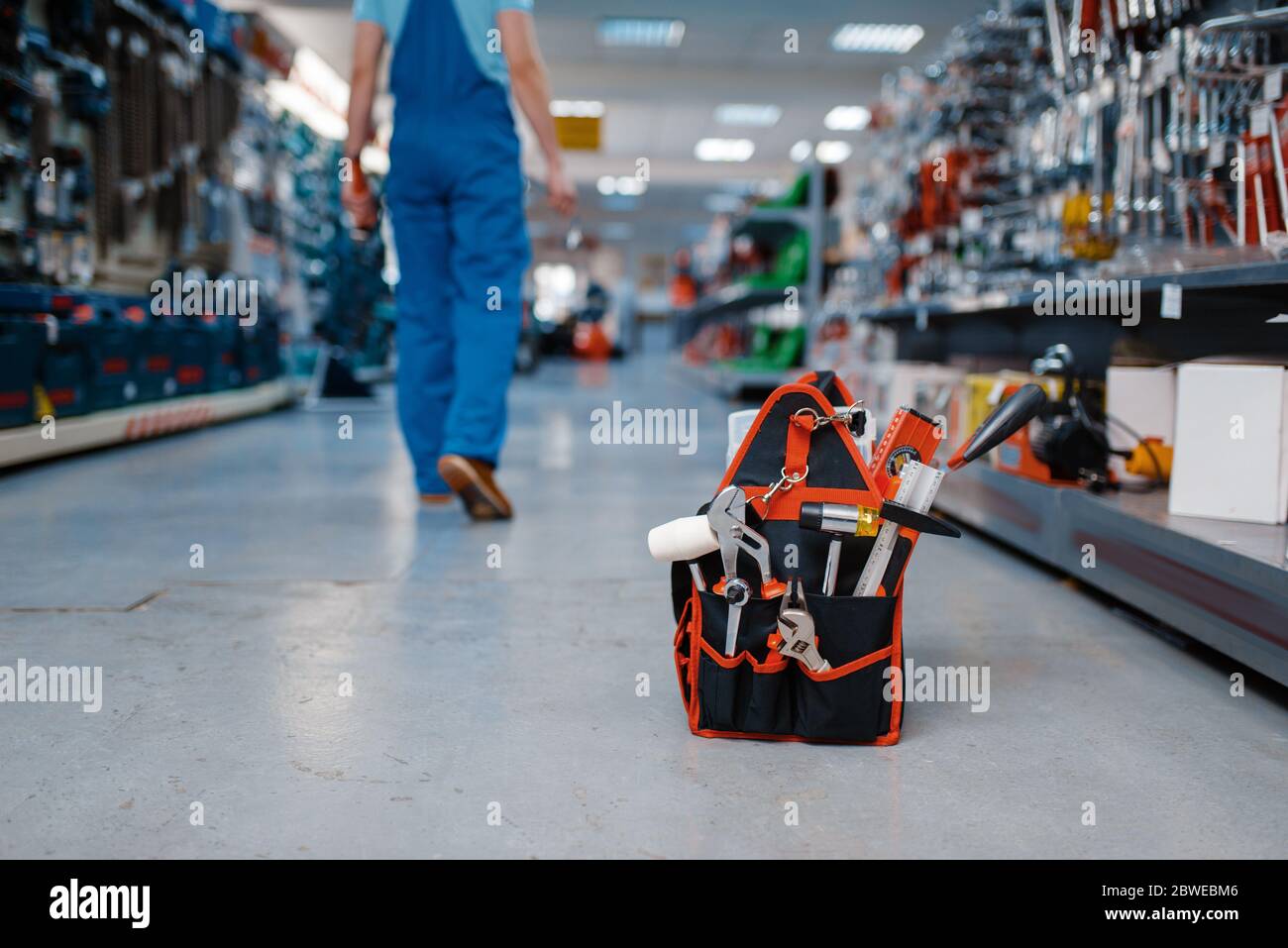 Happy hardware store worker hi-res stock photography and images - Alamy