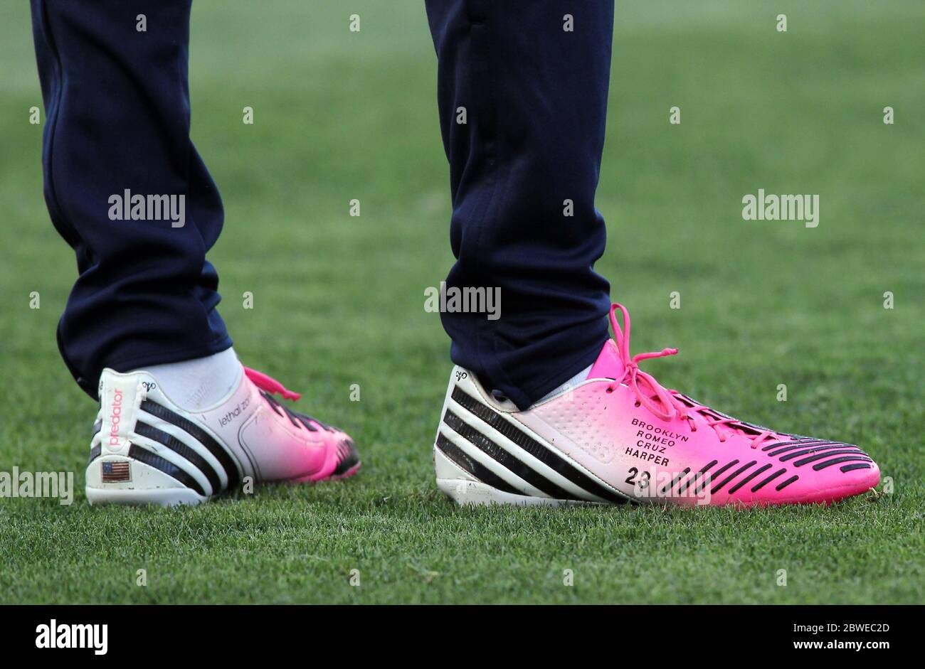 Childrens icon hi-res stock photography and images - Alamy