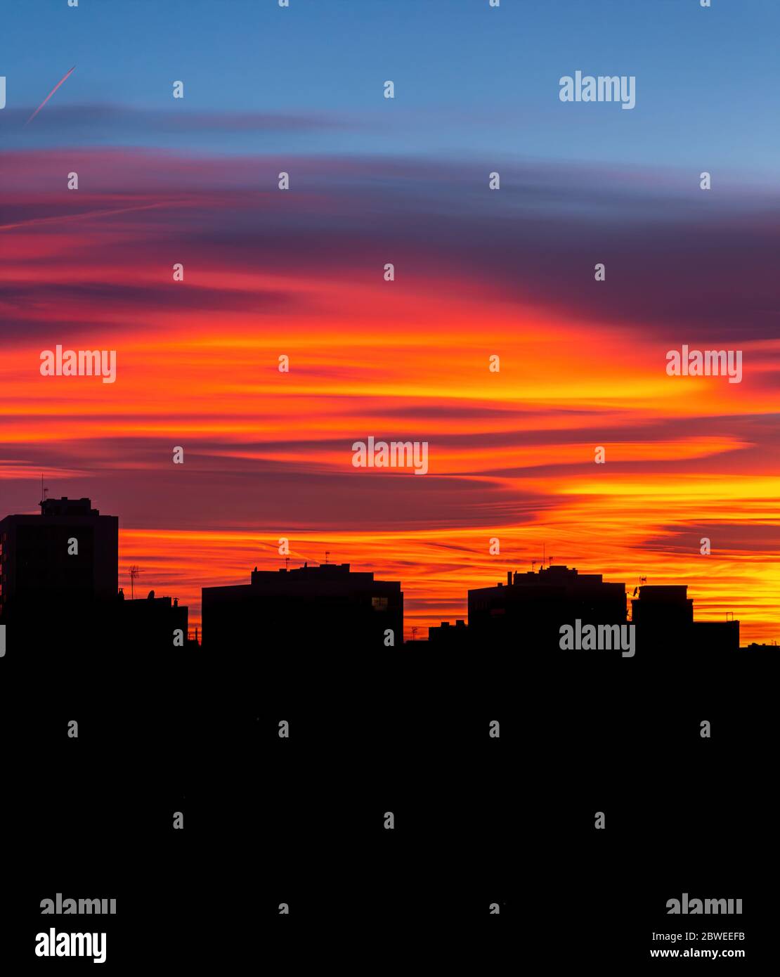 Stratus clouds low level hi-res stock photography and images - Alamy