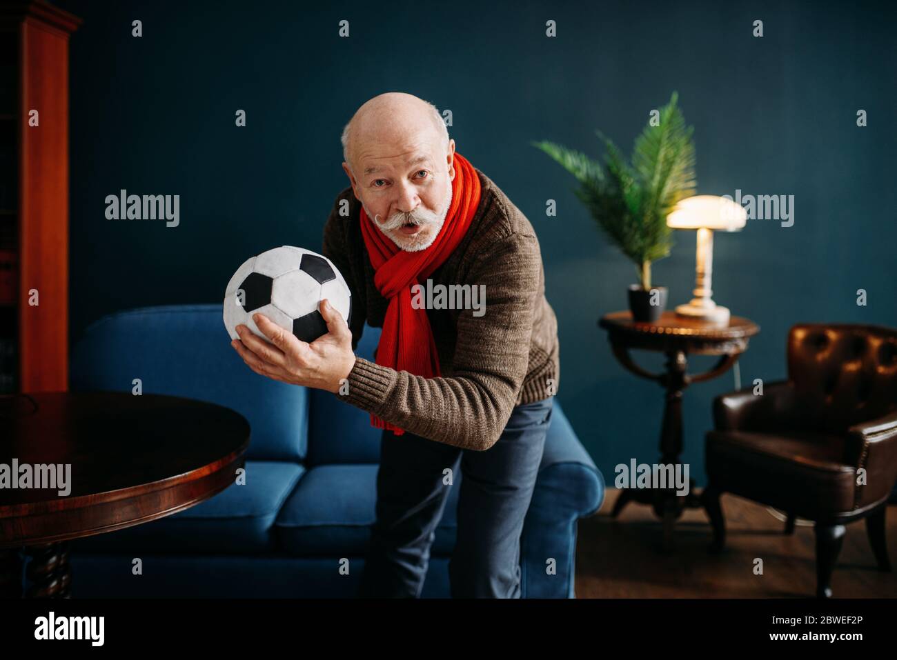 Old man football fan hi-res stock photography and images - Alamy