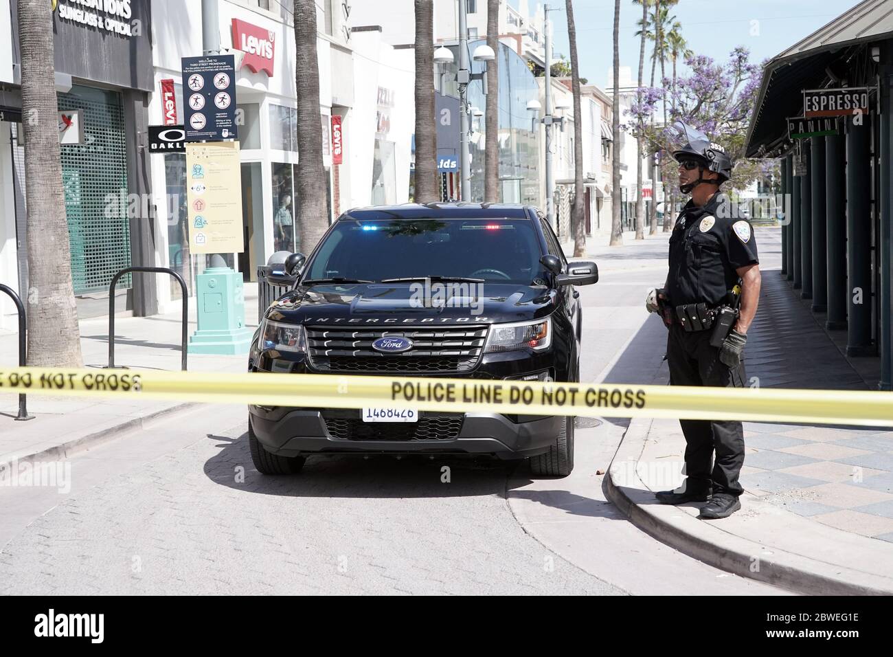 Los angeles police tape hi-res stock photography and images - Alamy