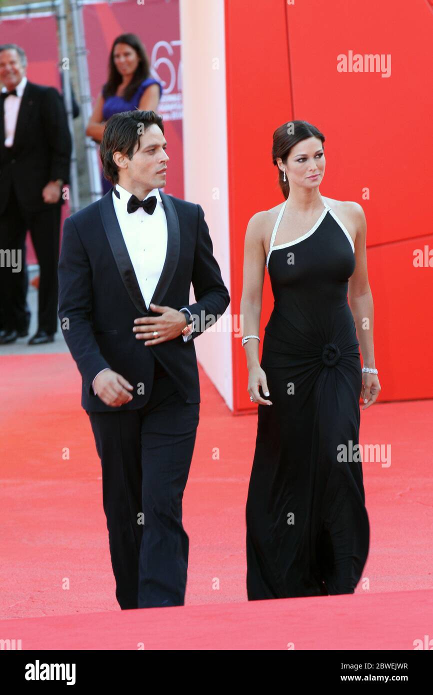 Garko Arcuri Fidanzati Clipart