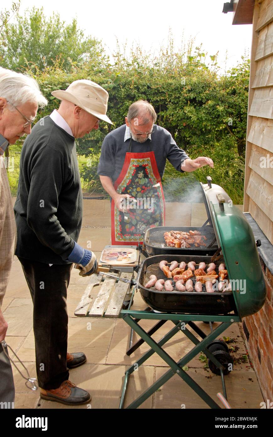 Men lifestyle vacation hi-res stock photography and images - Alamy