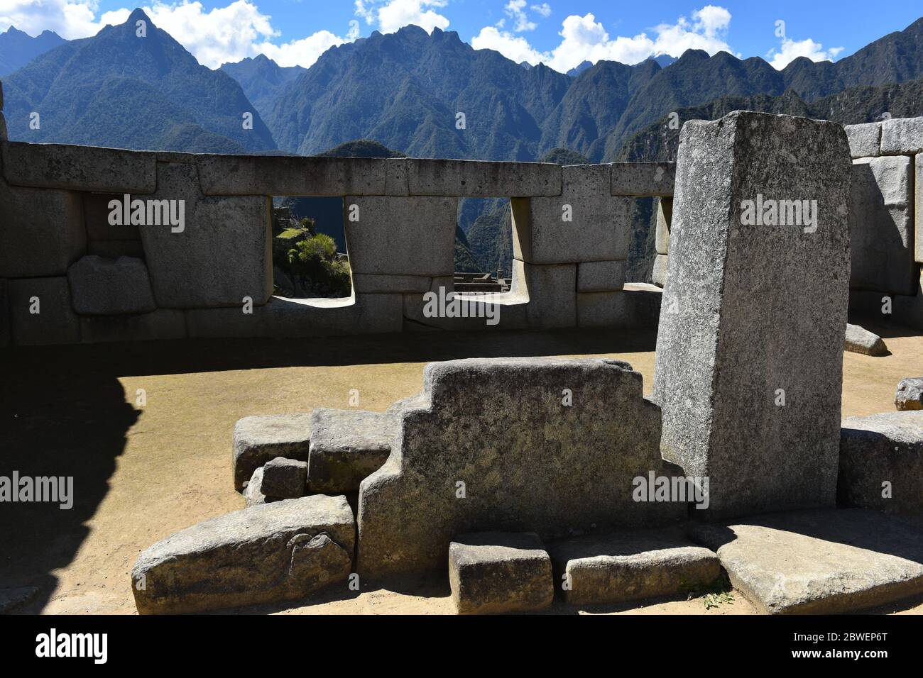 Machu picchu stone walls buildings hi-res stock photography and images ...