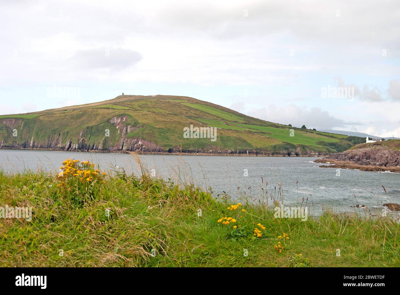 Stony beach sea background hi-res stock photography and images - Alamy