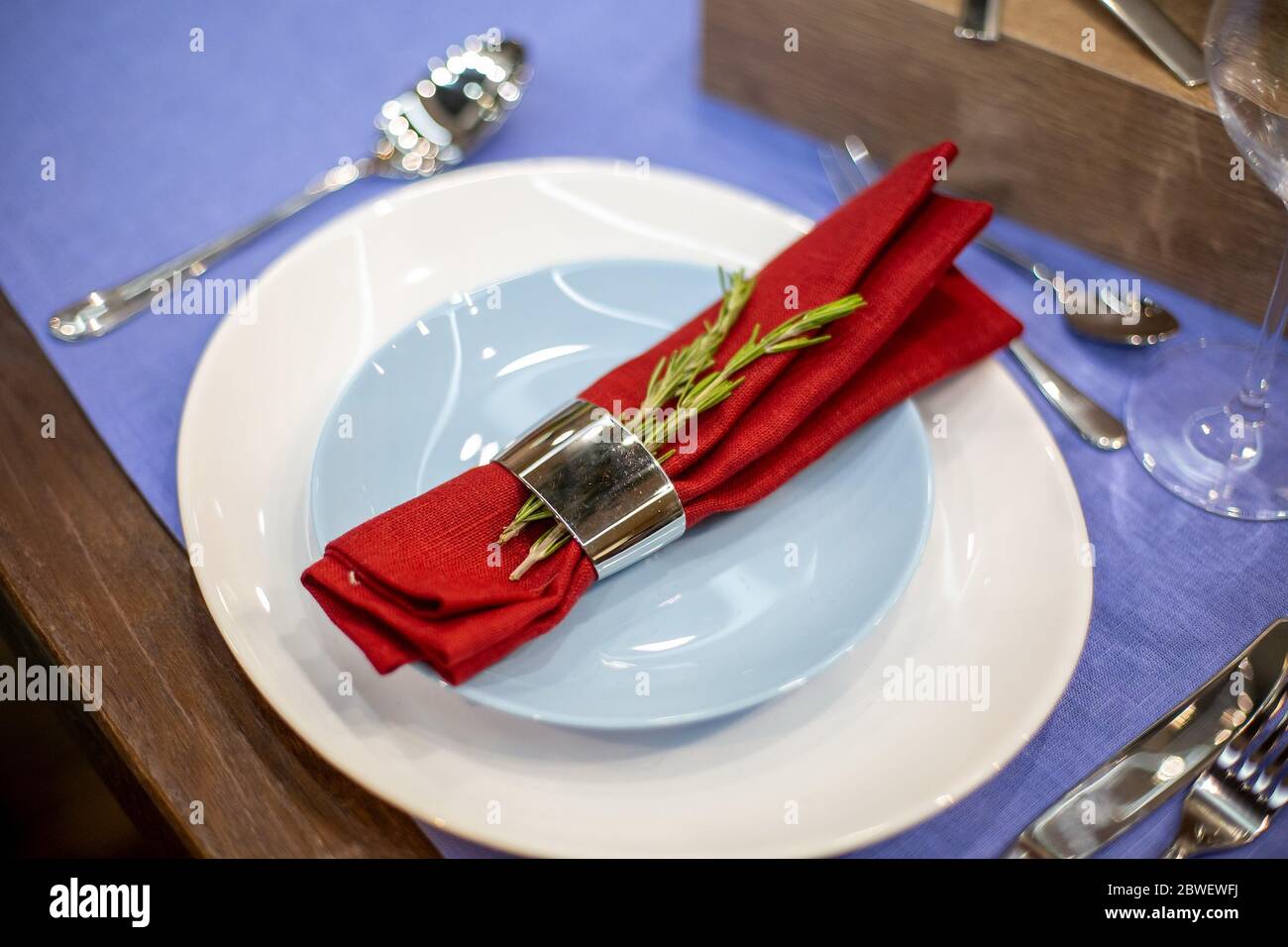 Blue dining setting hi-res stock photography and images - Alamy