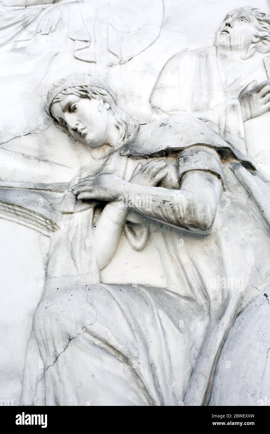 Wall bas relief sculpture hi-res stock photography and images - Alamy
