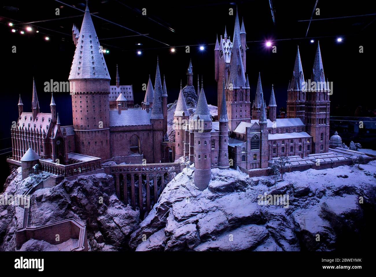 Interior scenes of Hogwarts castle Model room Harry Potter World Warner ...