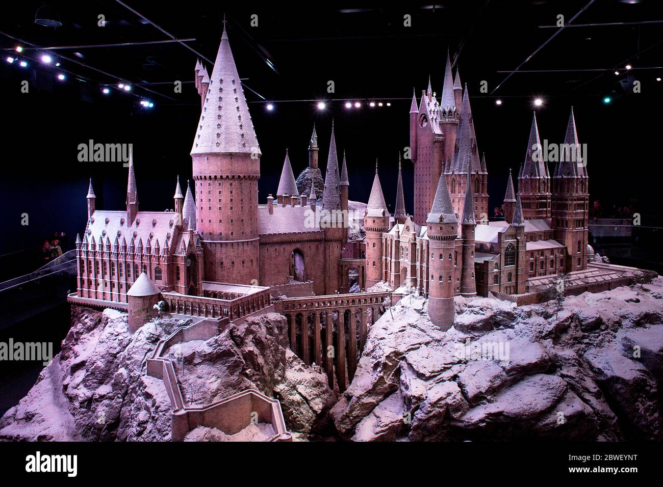 Interior scenes of Hogwarts castle Model room Harry Potter World Warner ...