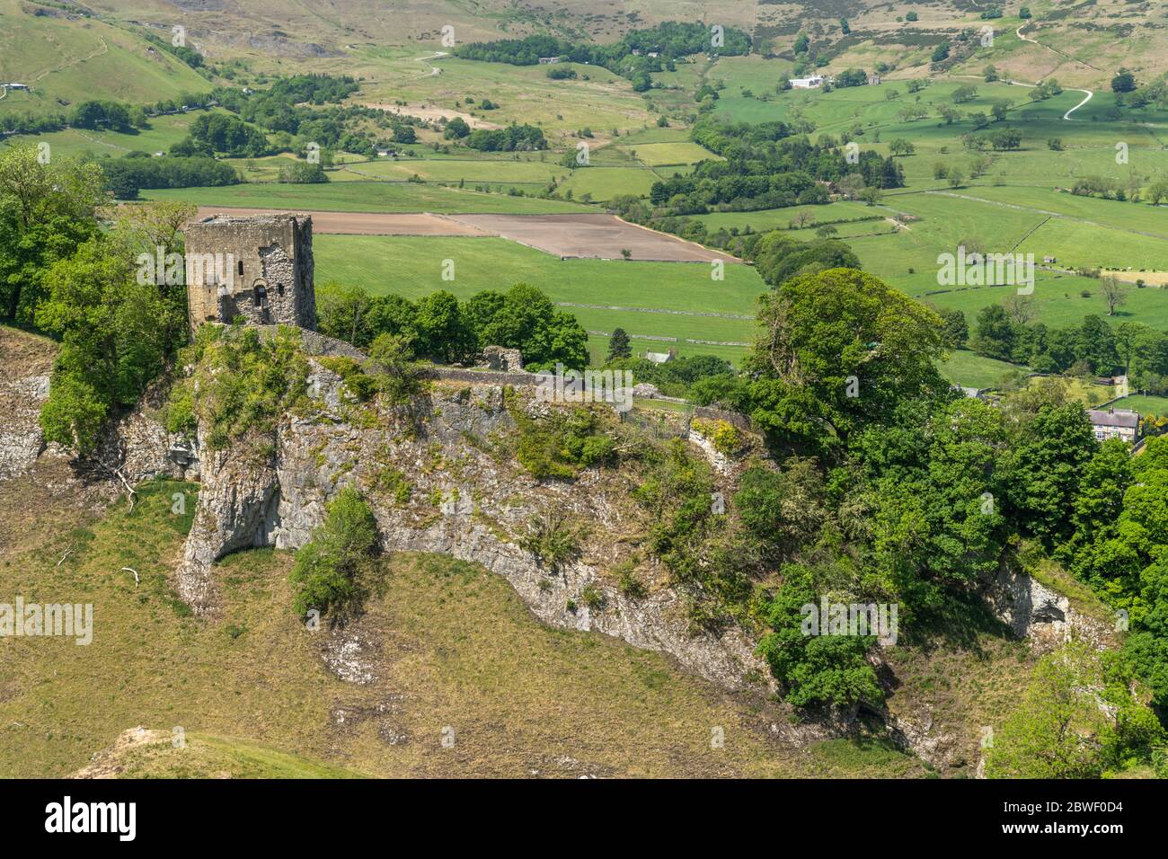 Peveril Castle near Castleton in Derbyshire's Peak District Stock Photo ...