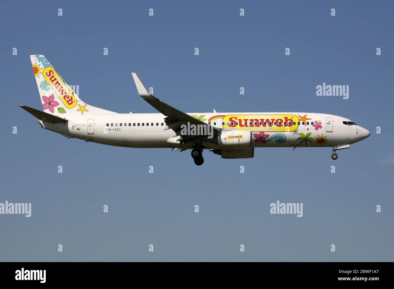 Dutch Transavia Boeing 737-800 in special Sunweb livery with ...