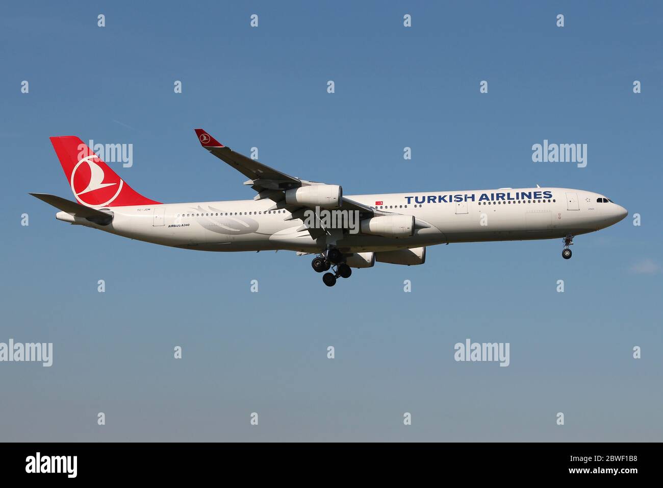 Turkish Airlines Airbus A340-300 with registration TC-JDM on short ...