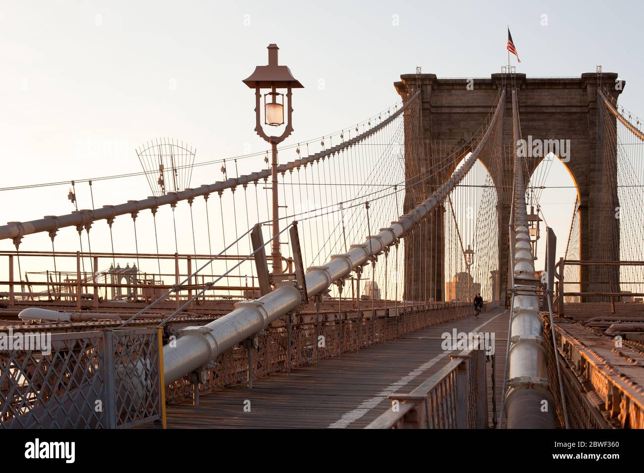 New york city pedestrian walkway brooklyn bridge hi-res stock ...