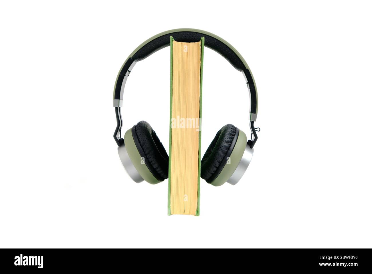 Headphones sound education online Cut Out Stock Images & Pictures - Alamy