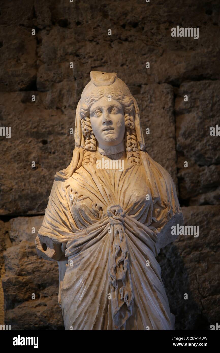 Isis Statue Roman High Resolution Stock Photography and Images - Alamy