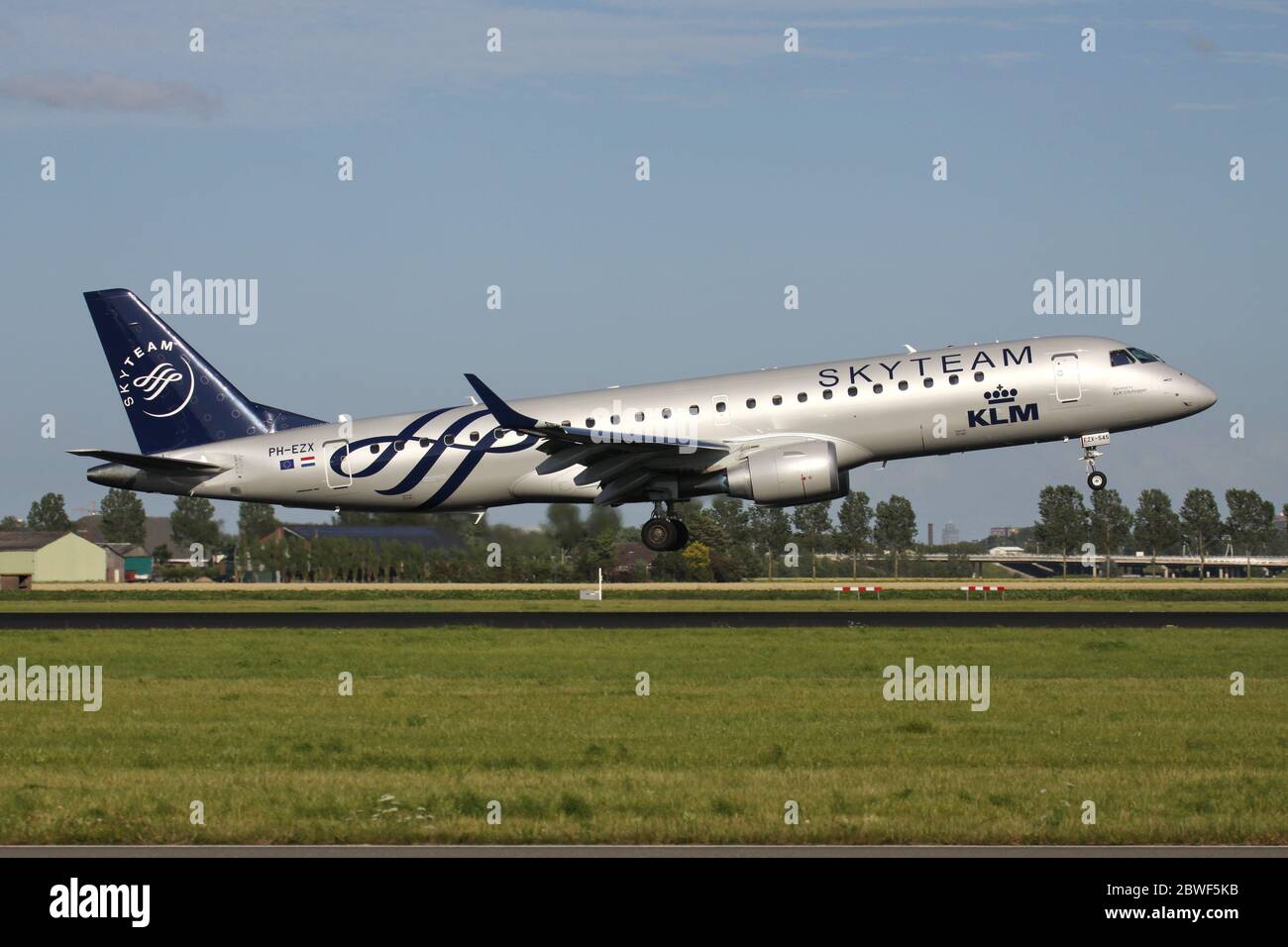 Dutch KLM Cityhopper Embraer 190 in SkyTeam livery with registration PH ...