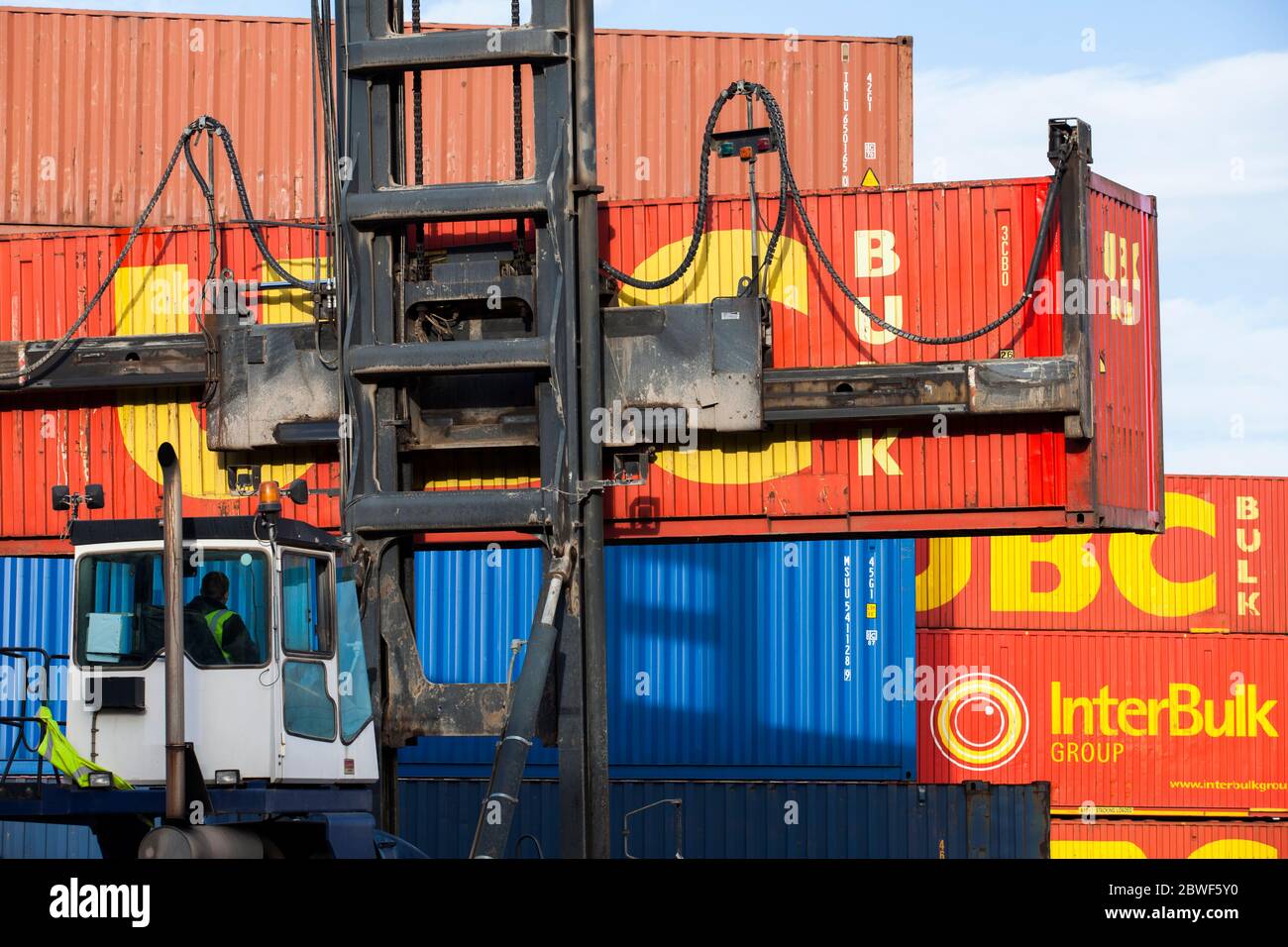 40 ft container hi-res stock photography and images - Alamy