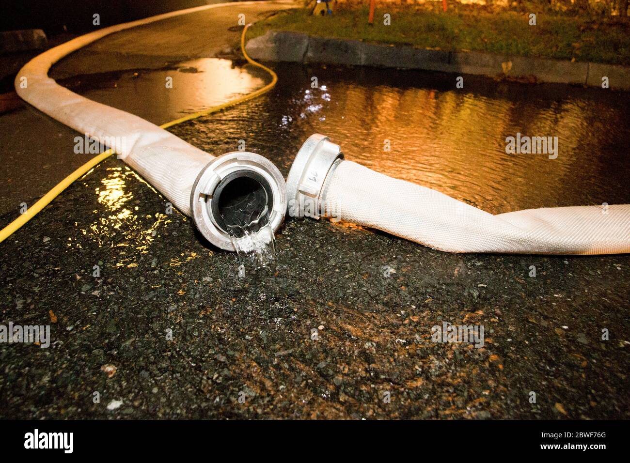 Wasser feuerwehrauto hi-res stock photography and images - Alamy