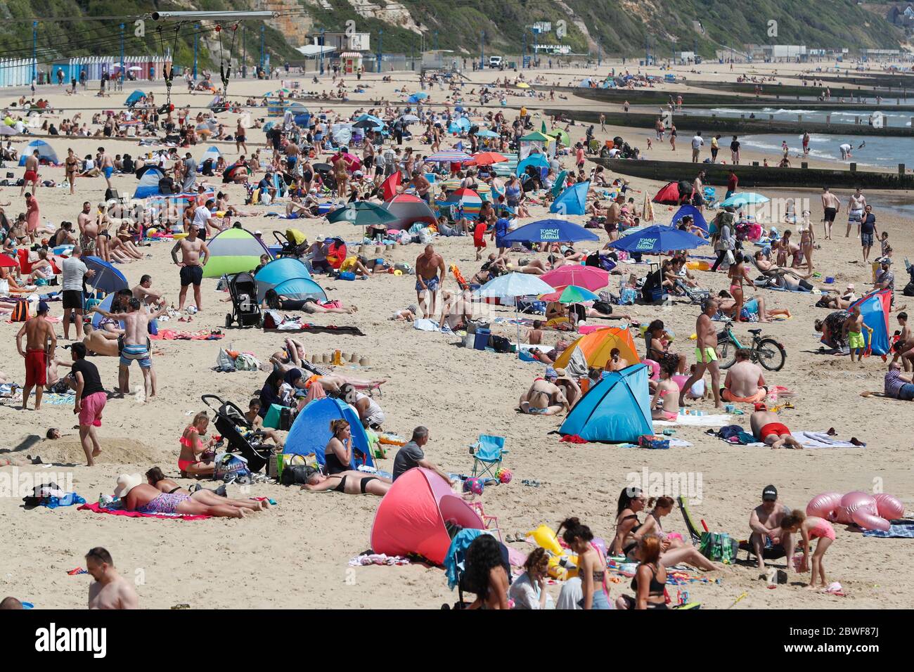 Bournemouth, UK. 1st June 2020. By Lunchtime Bournemouth beach was ...