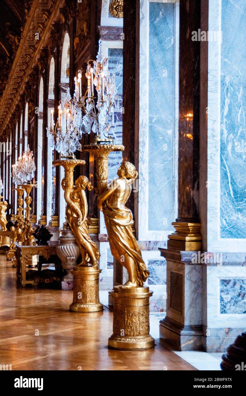 Hall of mirrors versailles 18th century hi-res stock photography and ...