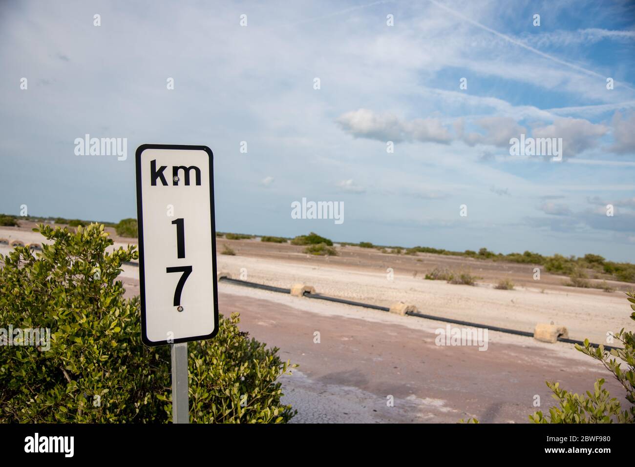 Kilometer sign hi-res stock photography and images - Alamy