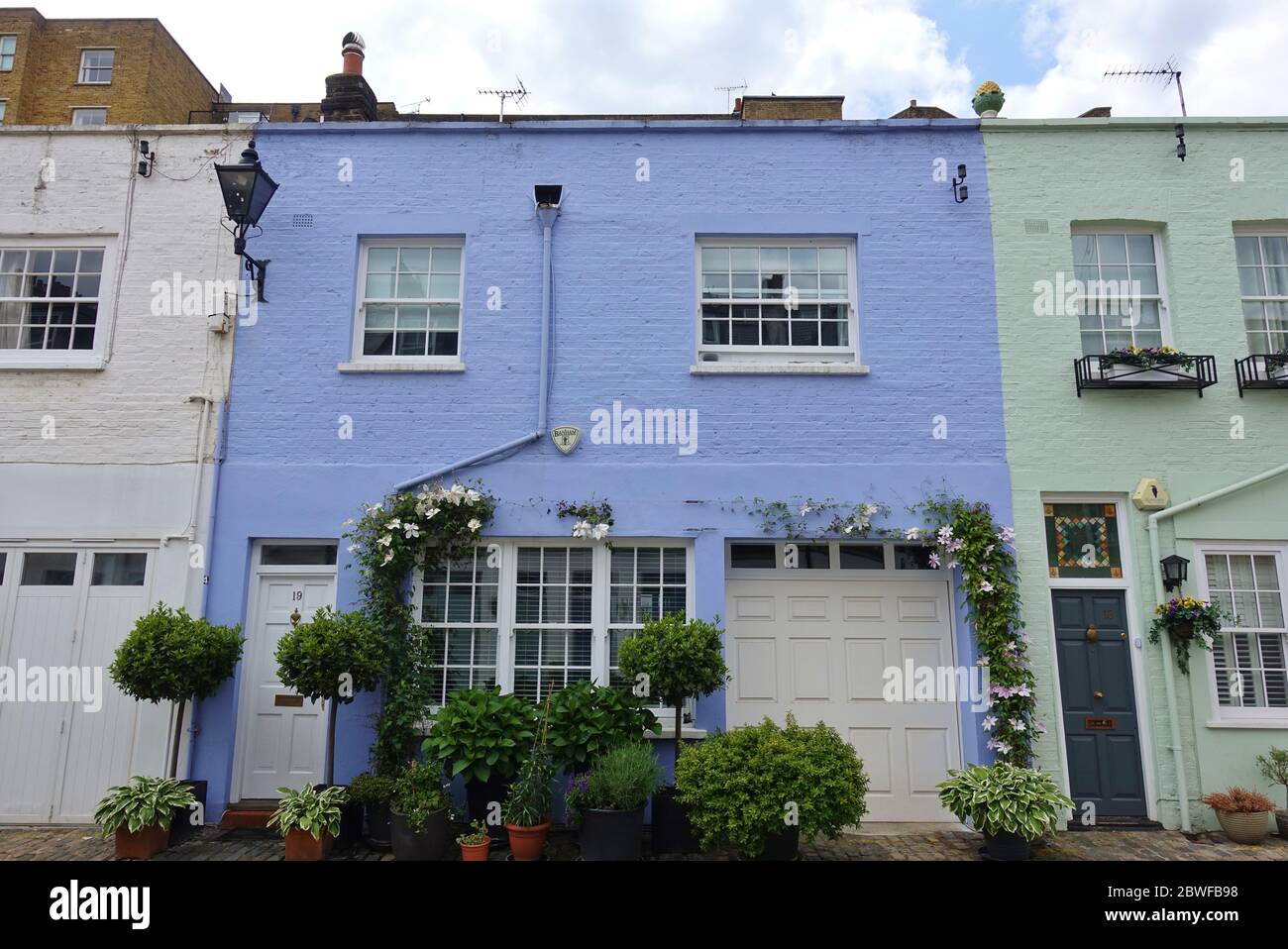 Colorful painted buildings hi-res stock photography and images - Alamy