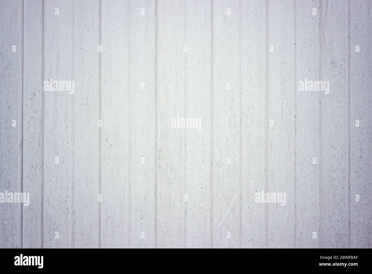 The texture of the profiled sheet is white, a metal fence. For the roof ...