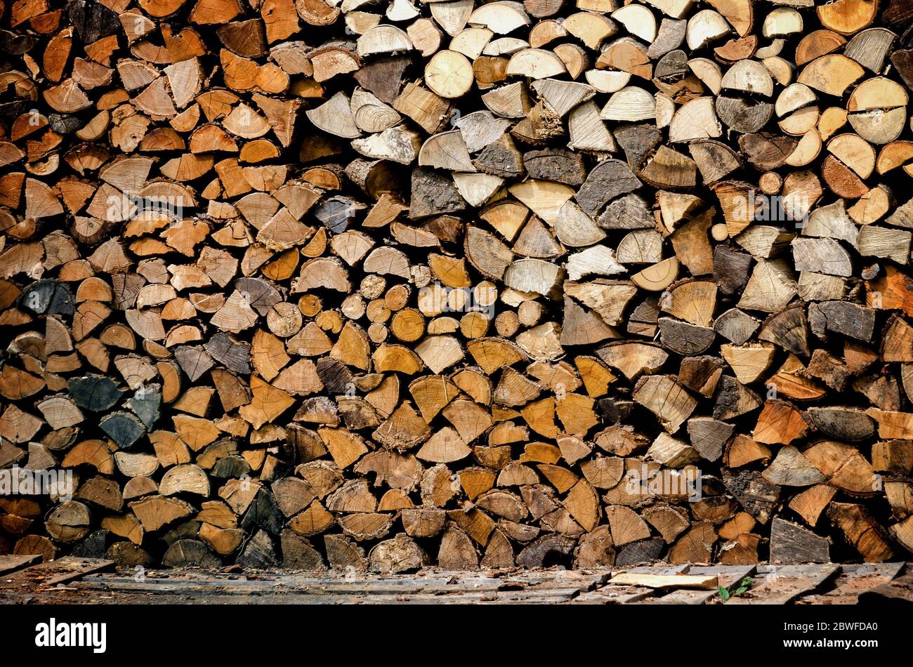 stacked pile of wood log Stock Photo - Alamy